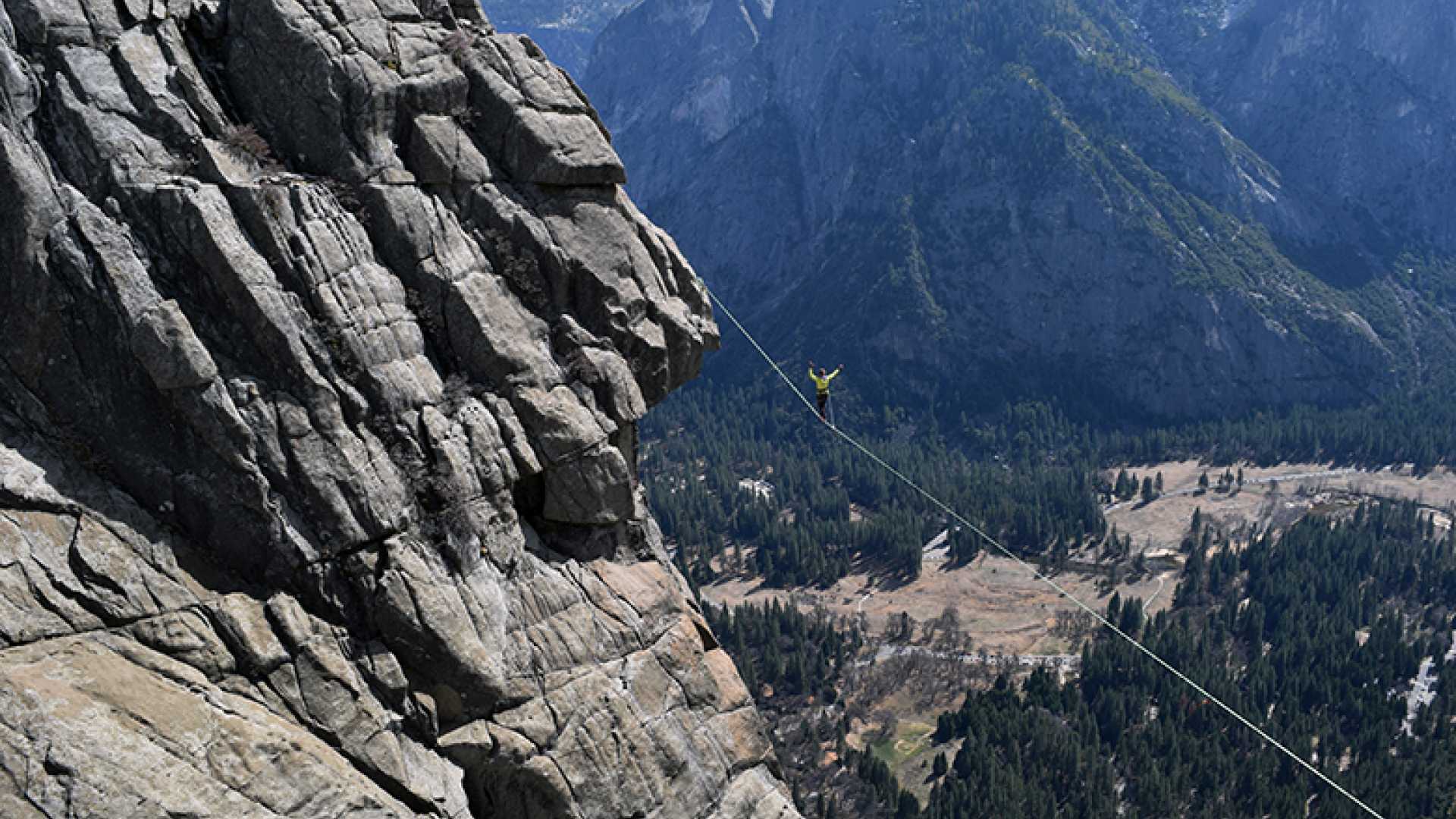 Walking a 3,000-ft highline with Faith Dickey | Escapism