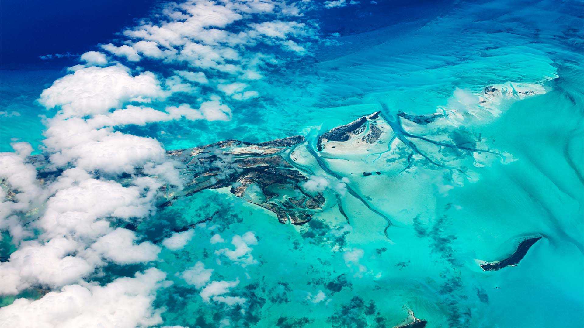 The Bahamas: blue water, beaches and swimming pigs | Escapism
