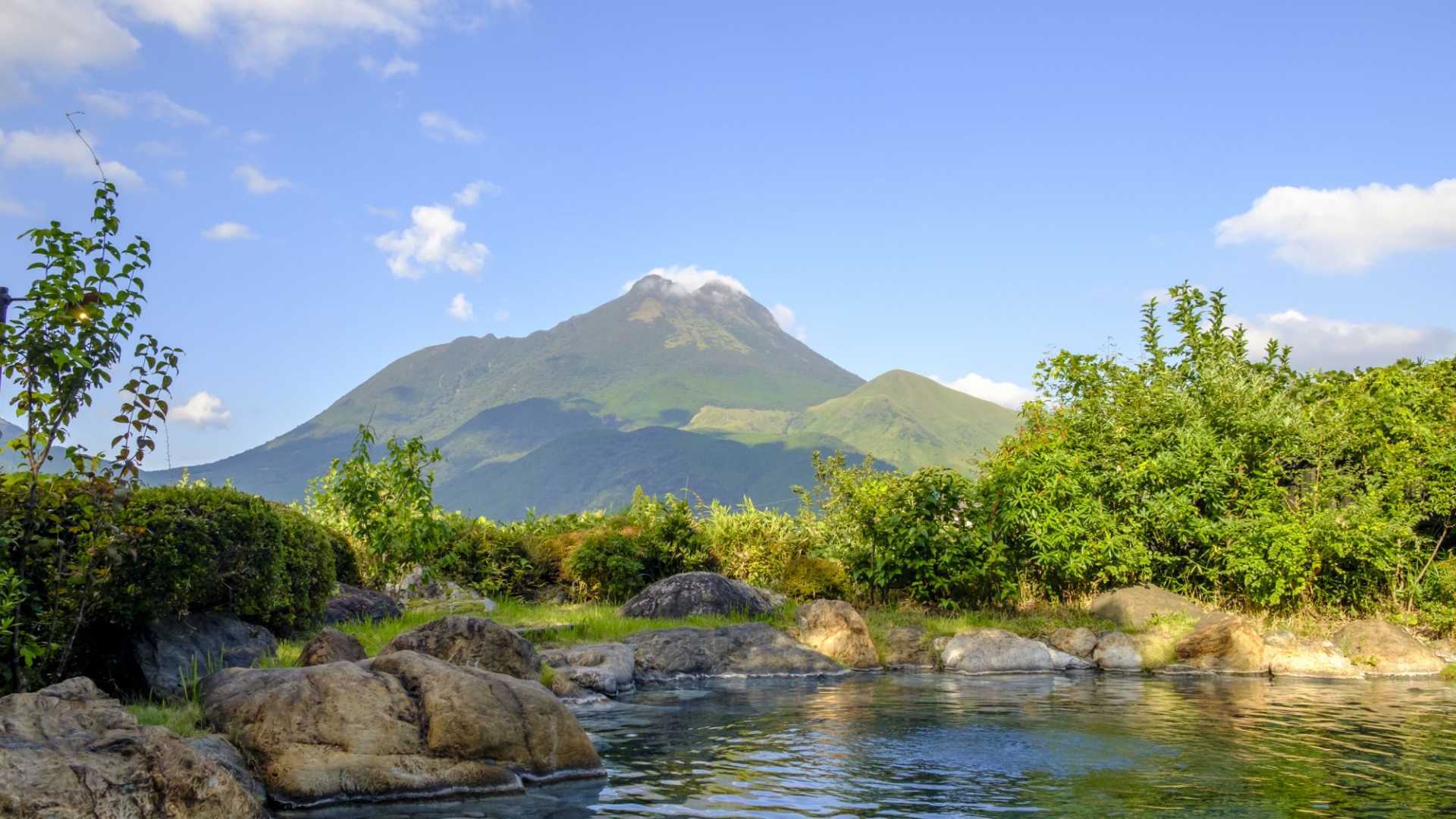 8 Must-Visit Hot Spring Destinations | Escapism