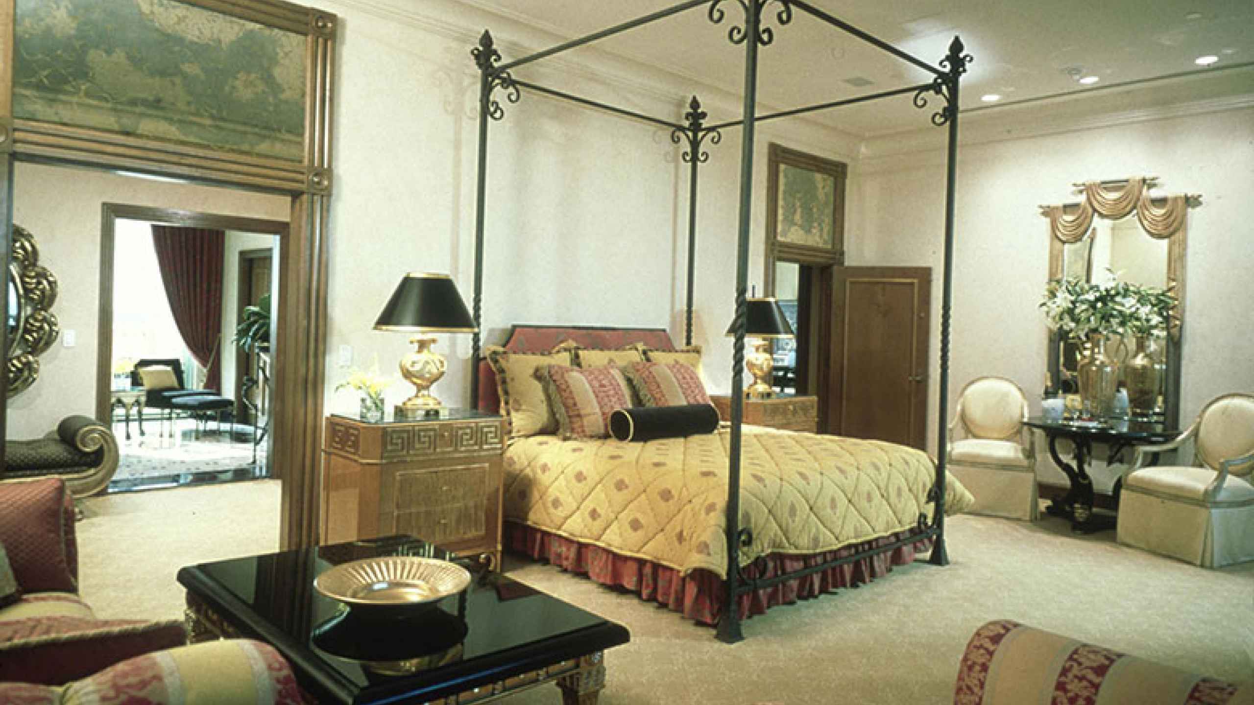 Top 10 Most Extravagant Hotel Suites | Escapism